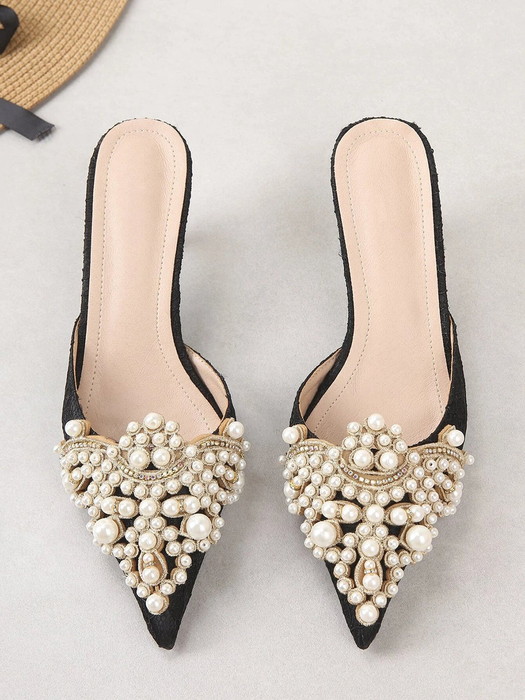 Mules Punta Fina Negro con PerlaS – MDCD